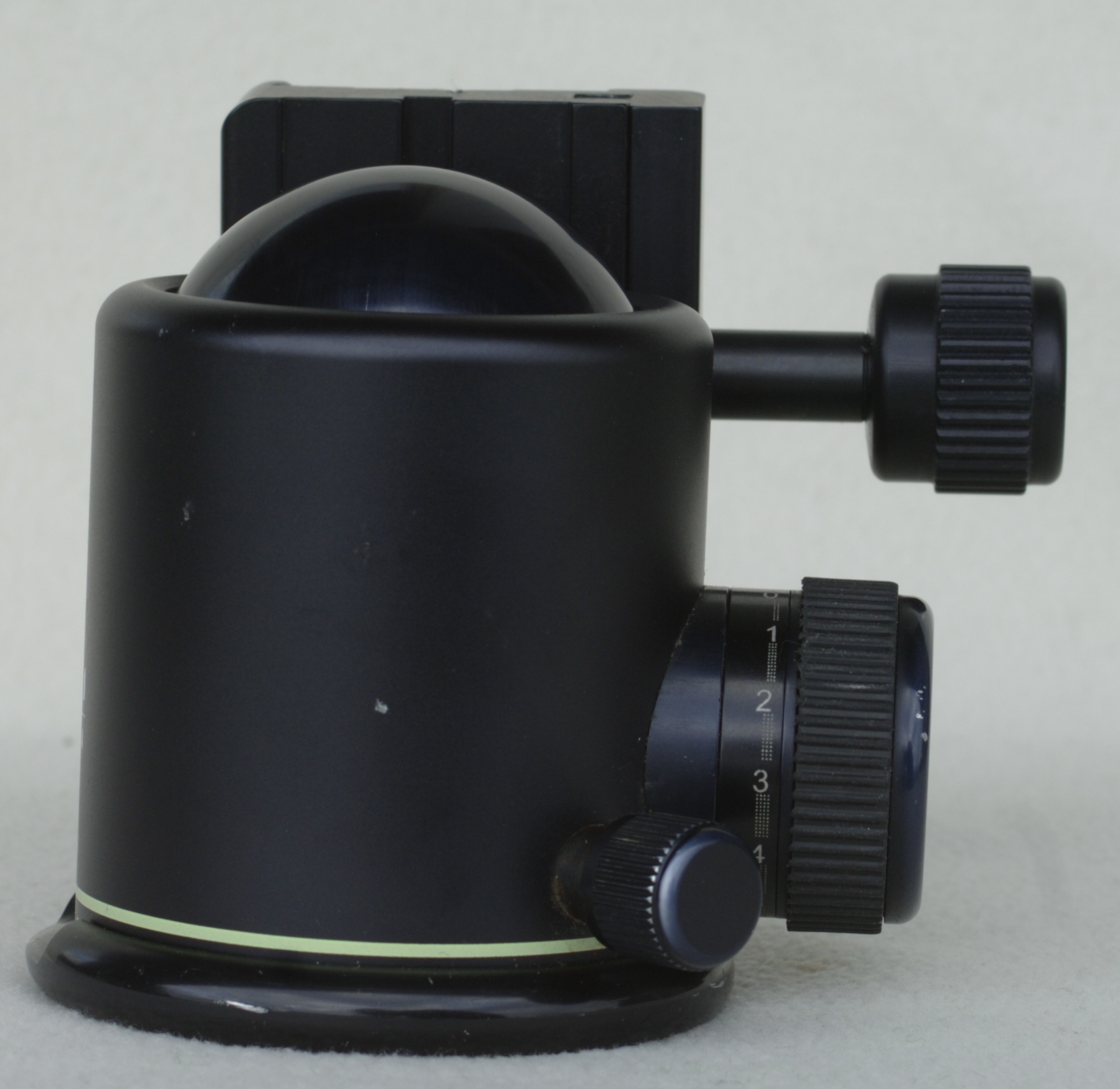 Sold: Arca-Swiss B1 Monoball ball head with quick release bracket - FM ...